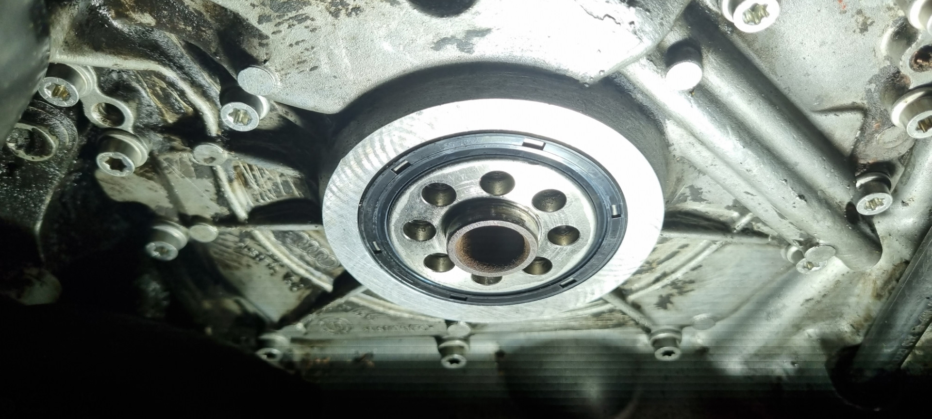 Замена прокладки передней плиты — Volkswagen Touareg (2G), 3 л, 2013 ...