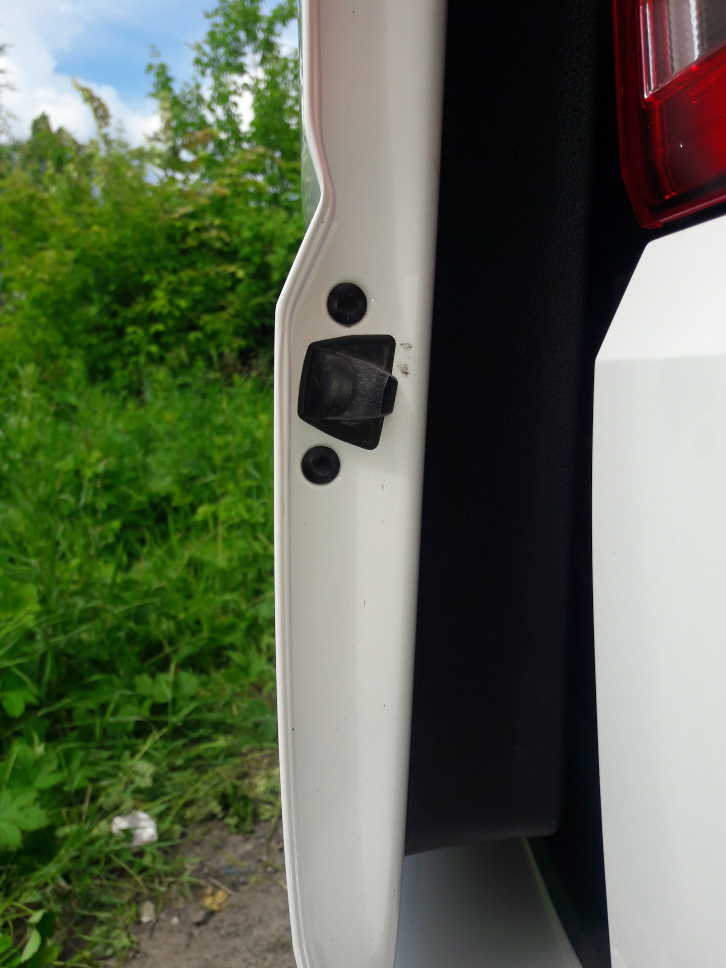 Нижние упоры задней двери хлопушки — Сообщество «Volkswagen T5 и T6» на ...