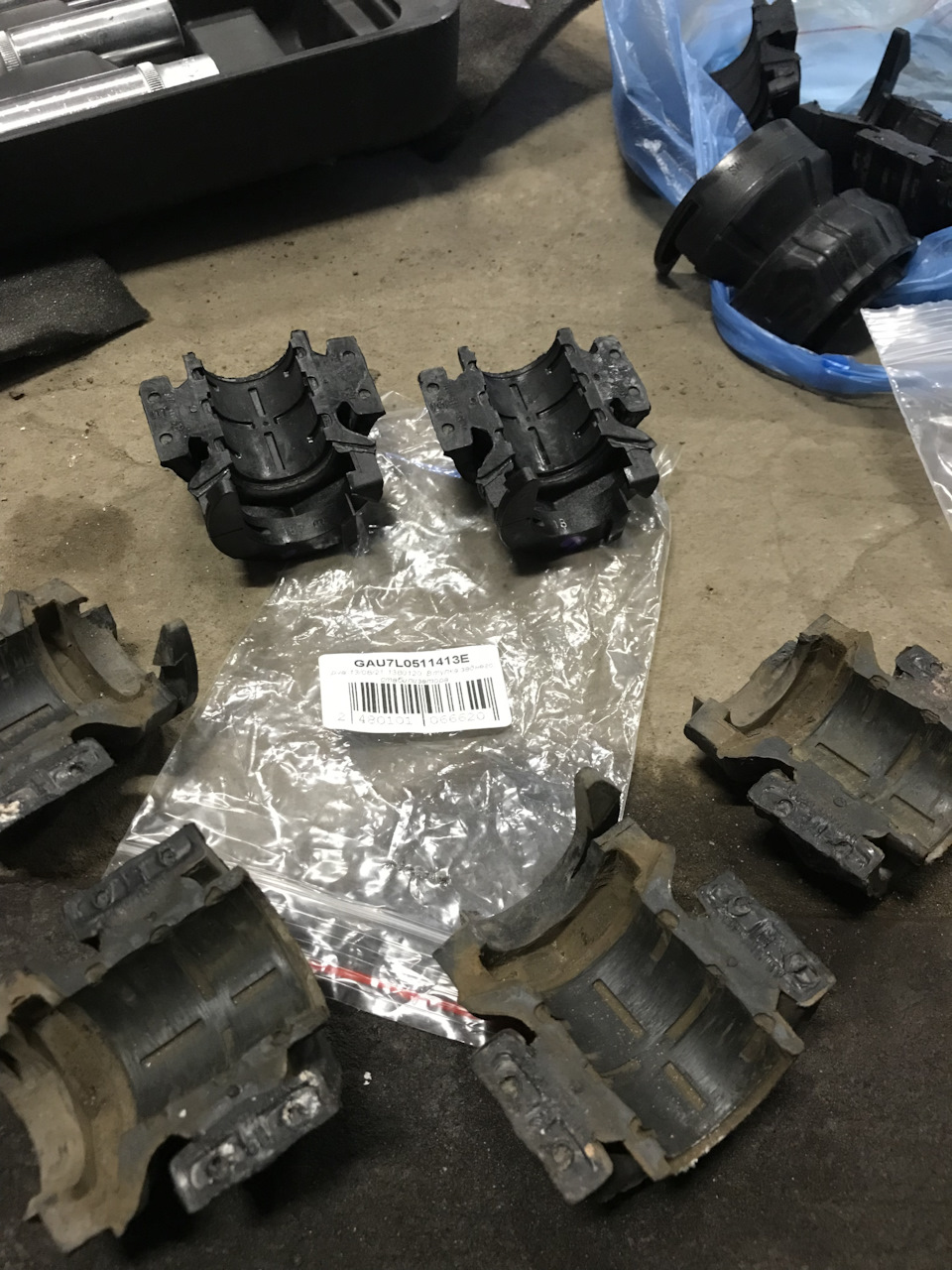 7L0511413E втулка стабилизатора VAG | Запчасти на DRIVE2