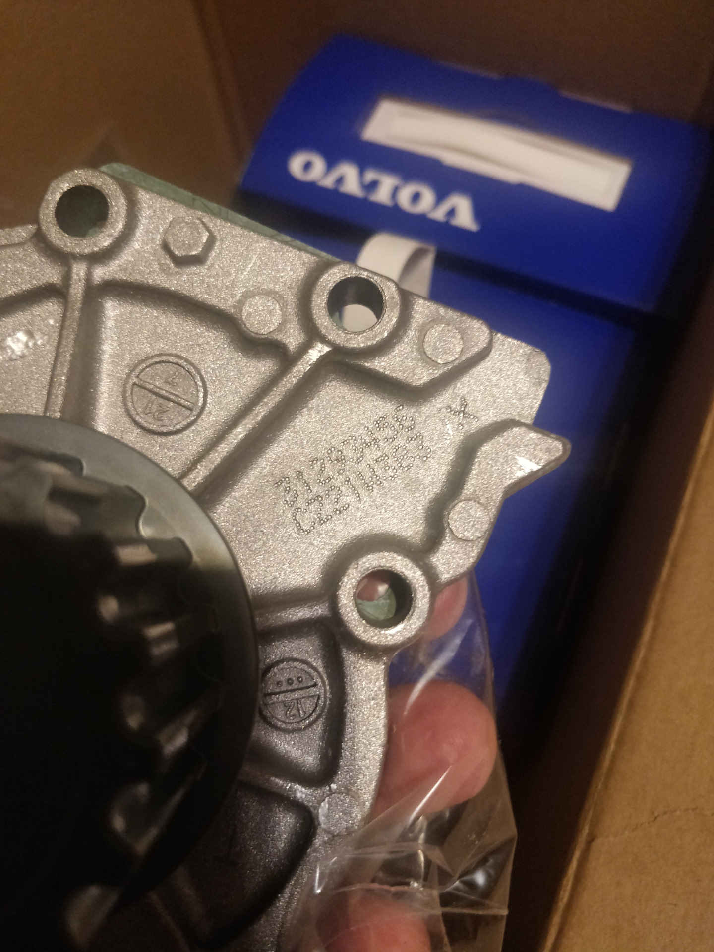 Очередное ТО, замена ГРМ с кожухом + помпой — Volvo XC70 III, 2,4 л ...