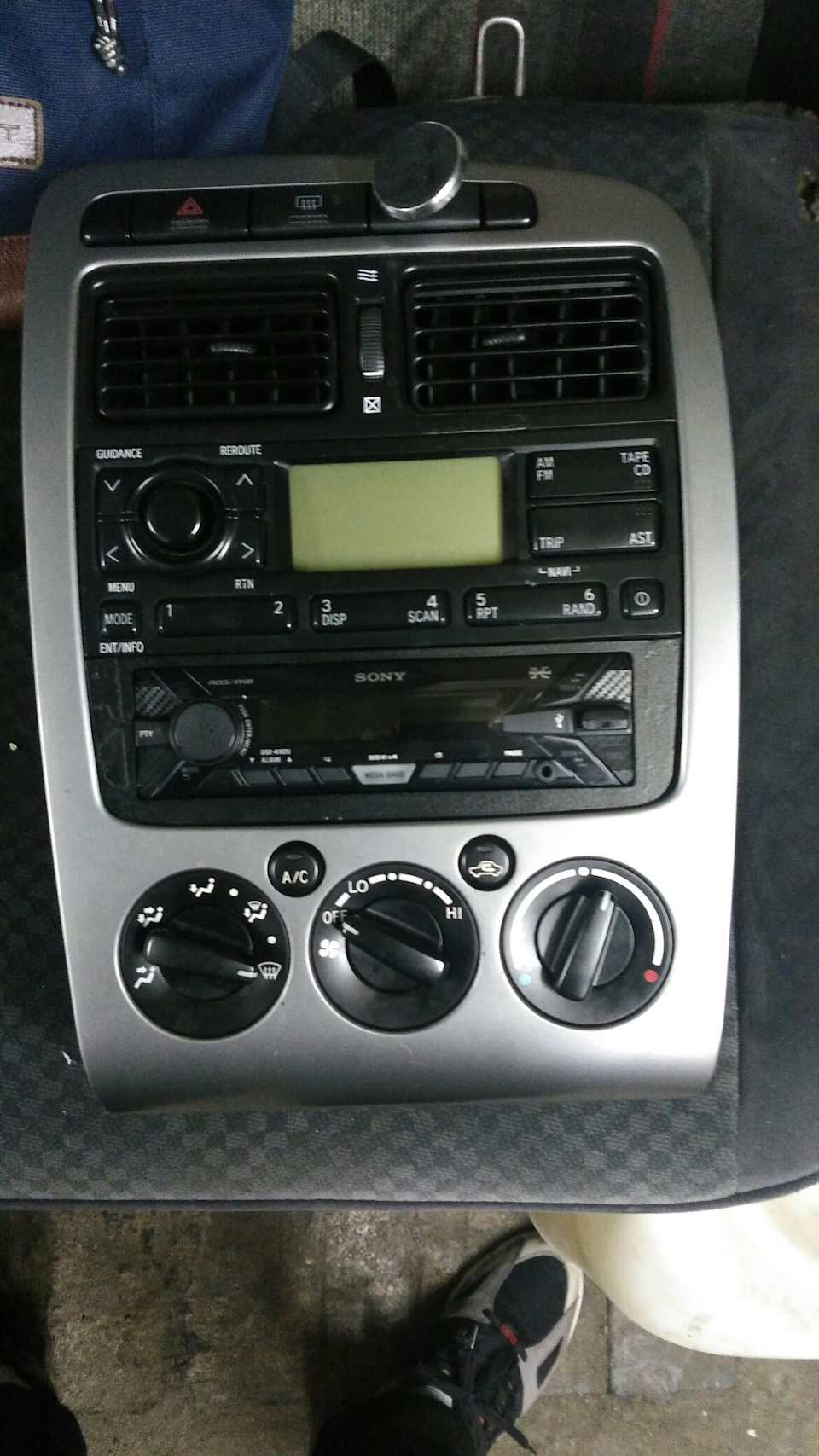 Рамка — Toyota Avensis I, 2 л, 2001 года | просто так | DRIVE2
