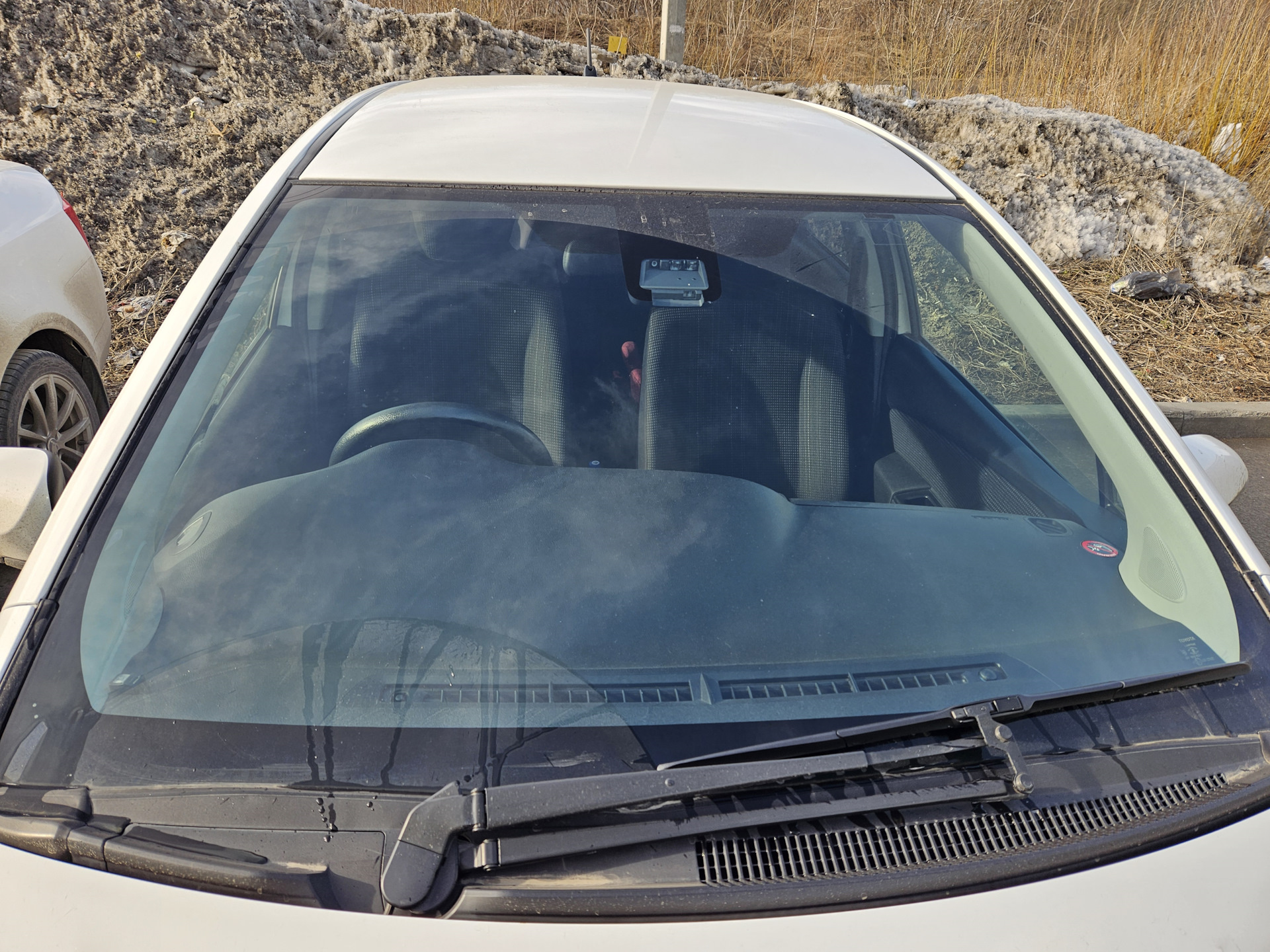 Замена резинки дворника DENSO Hybrid Wiper Blade — Toyota Vitz (130), 1 ...