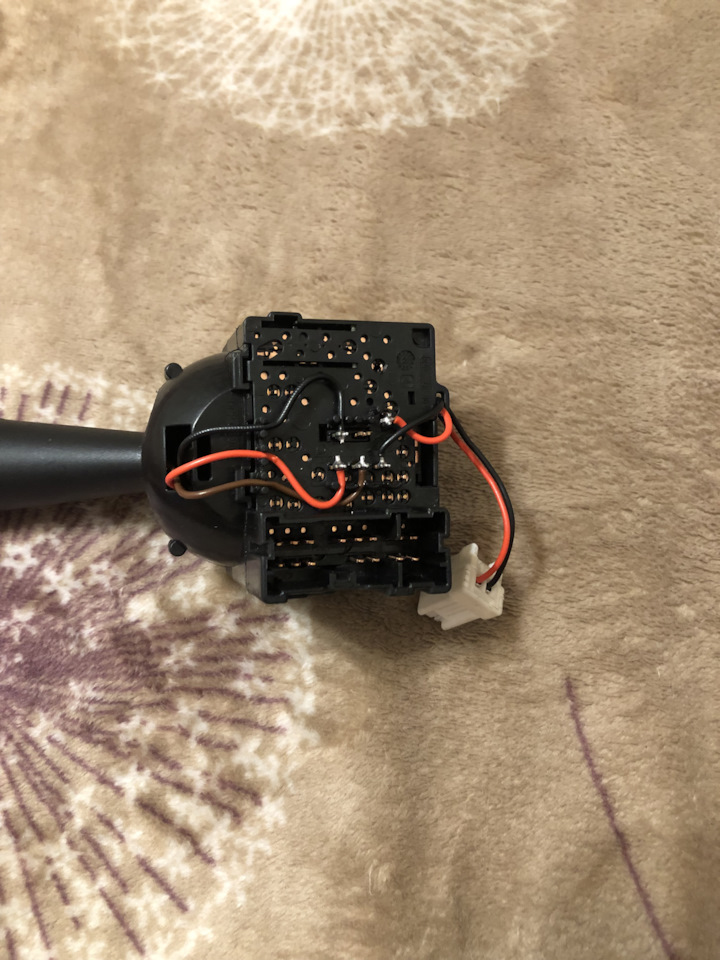 8201167977 Выключатель на рулевой колонке RENAULT | Запчасти на DRIVE2