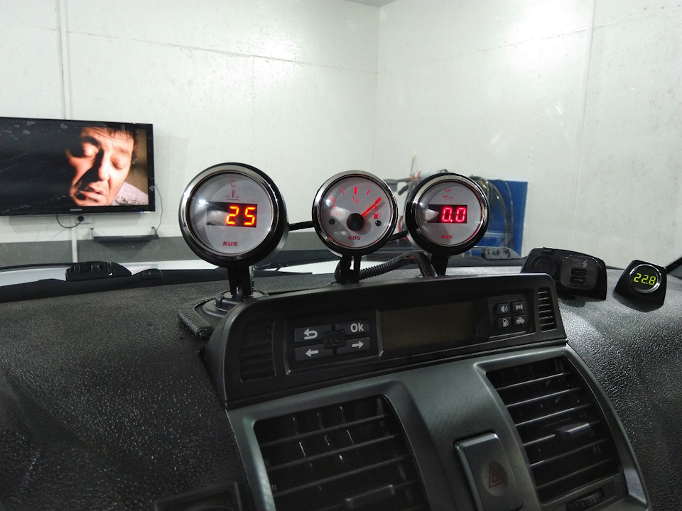 ДОПОЛНИТЕЛЬНЫЕ ПРИБОРЫ КОНТРОЛЯ — УАЗ Cargo, 2,7 л, 2015 года | тюнинг ...