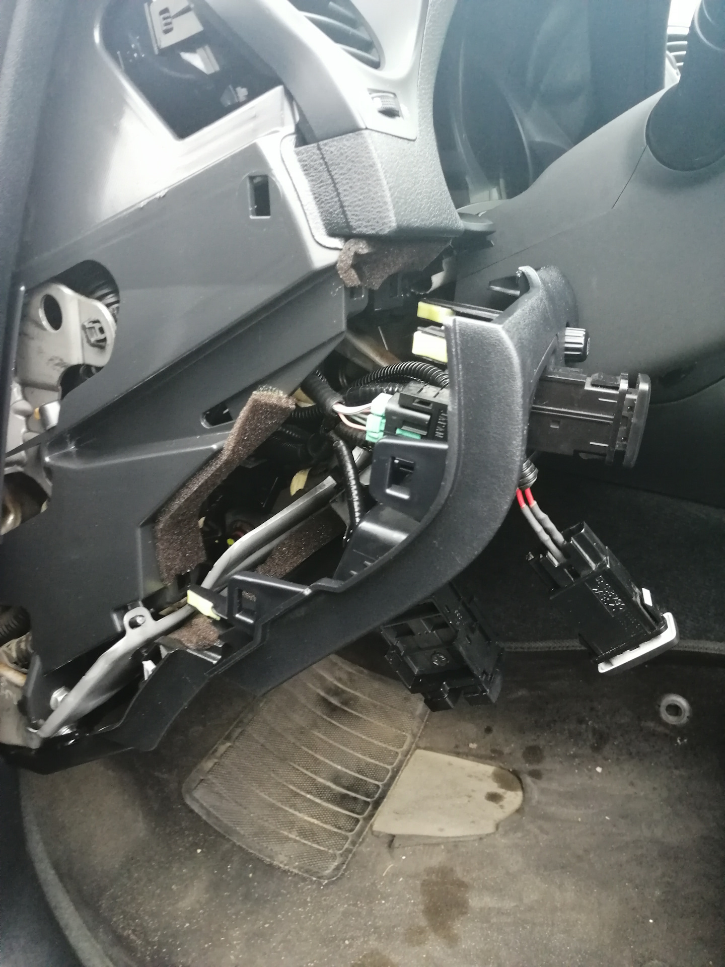 Автобокс INNO shadow 16 — Subaru Outback (BS), 2,5 л, 2018 года ...