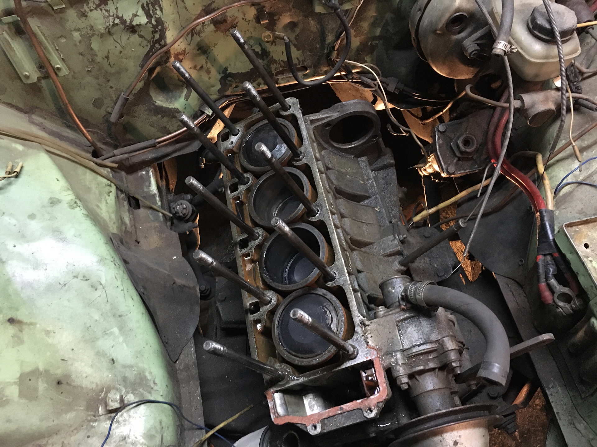 Замена задней части подвески — Ford Focus Hatchback II, 1,8 л, 2010 ...