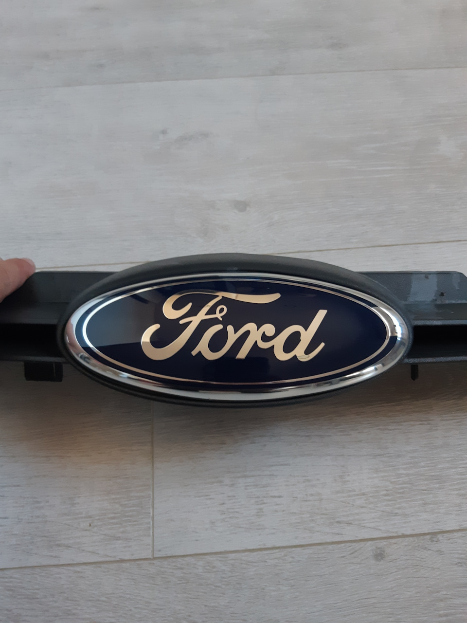 Замена переднего значка FORD — Ford Fiesta (Mk VI), 1,2 л, 2010 года ...