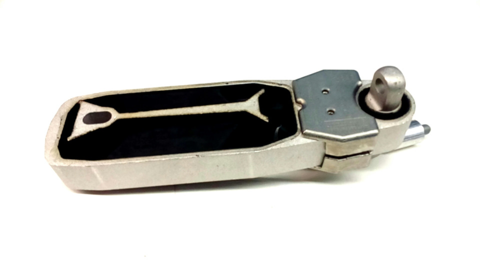 32298950 Engine Mountings. Motor Mount. Torque Rod. 21w47. (Right ...