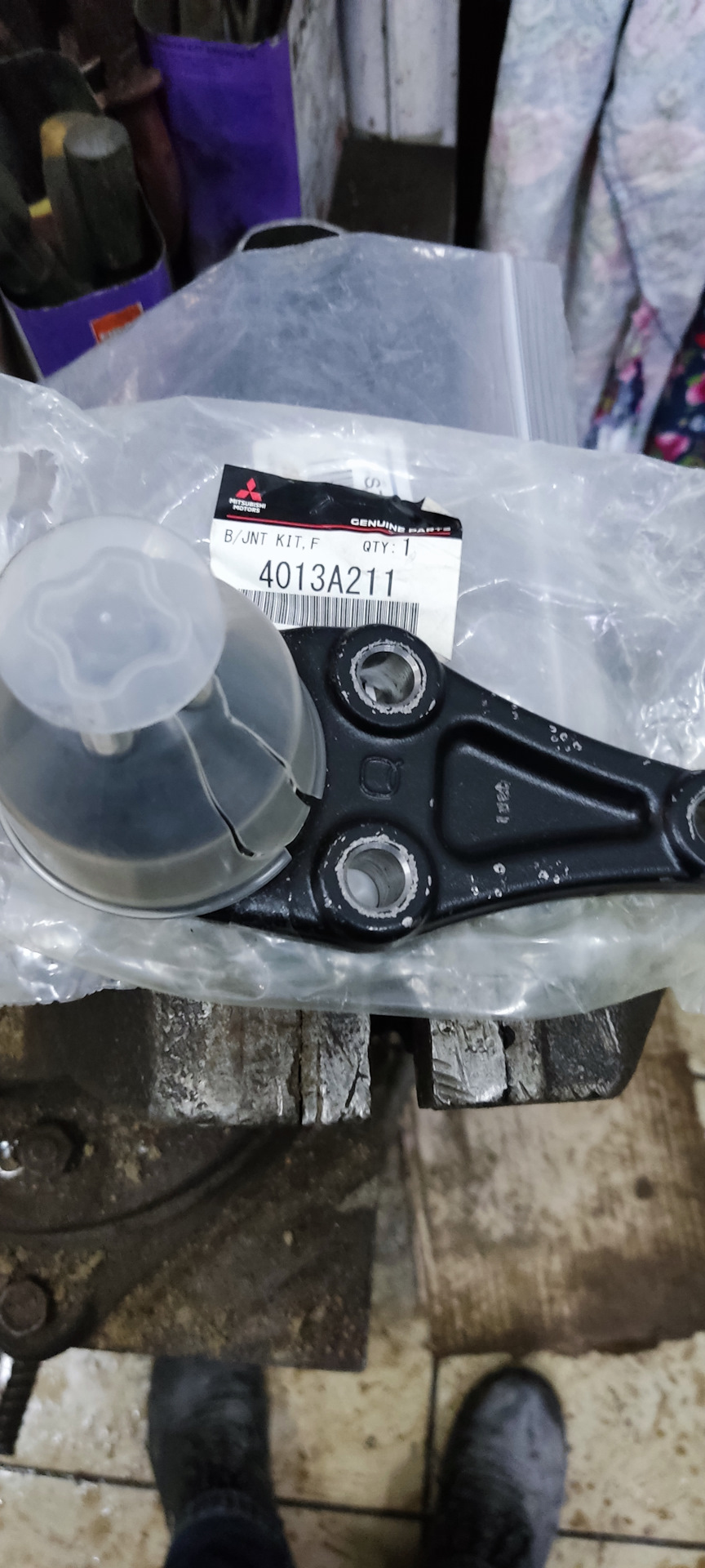 4013A211 Шаровая опора Mitsubishi | Запчасти на DRIVE2