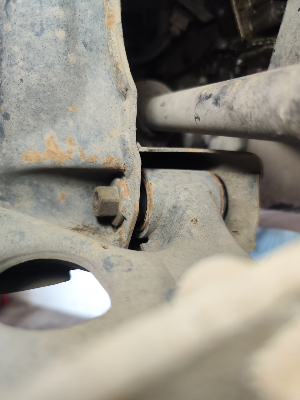 Замена зад правой ступицы GR1279 TRAFORD RING, шаровые опоры+сайлентблоки переднего рычага от ...