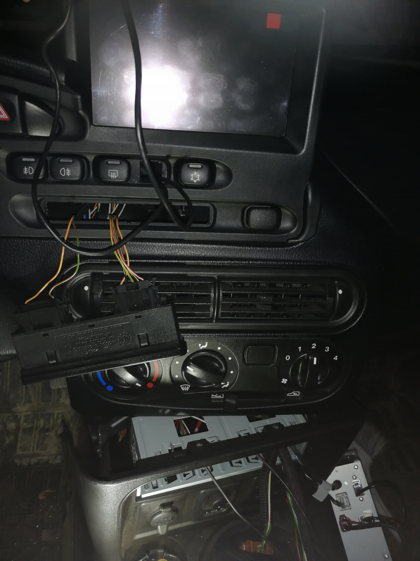 Амортизаторы KYB Skorched — Nissan NP300, 2,5 л, 2013 года | визит на ...