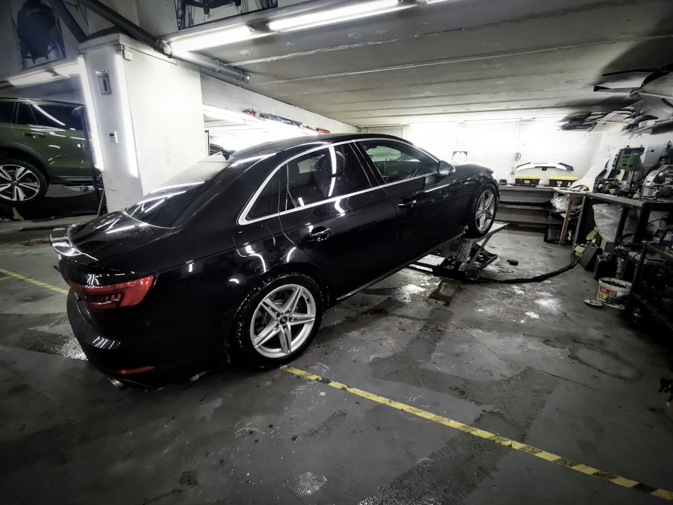 Кастомные композитные боковые защиты днища от KRaero — Audi A4 (B9), 2 ...