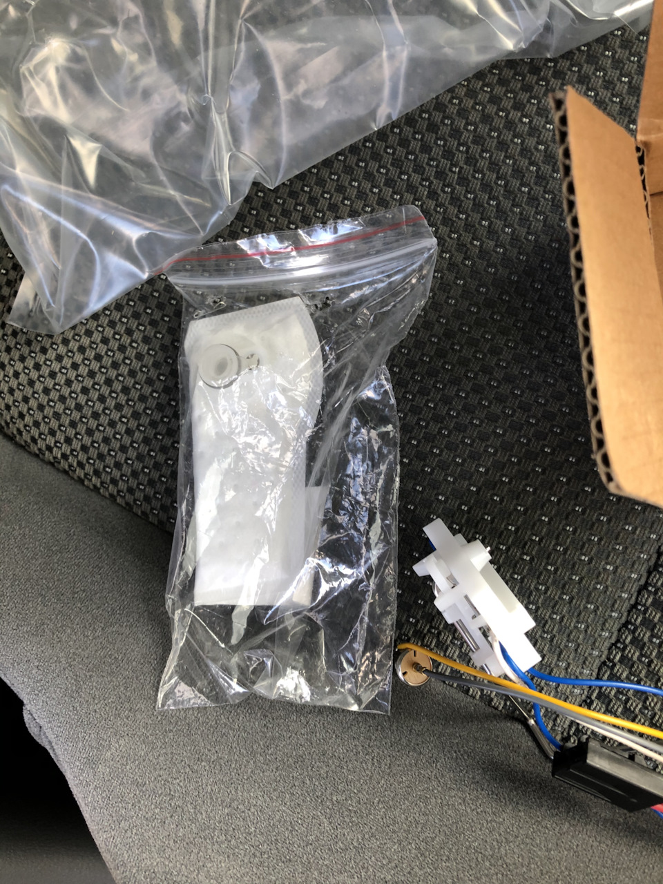 Замена сеточки бензонасоса — Chevrolet Lacetti Sedan, 1,6 л, 2008 года ...