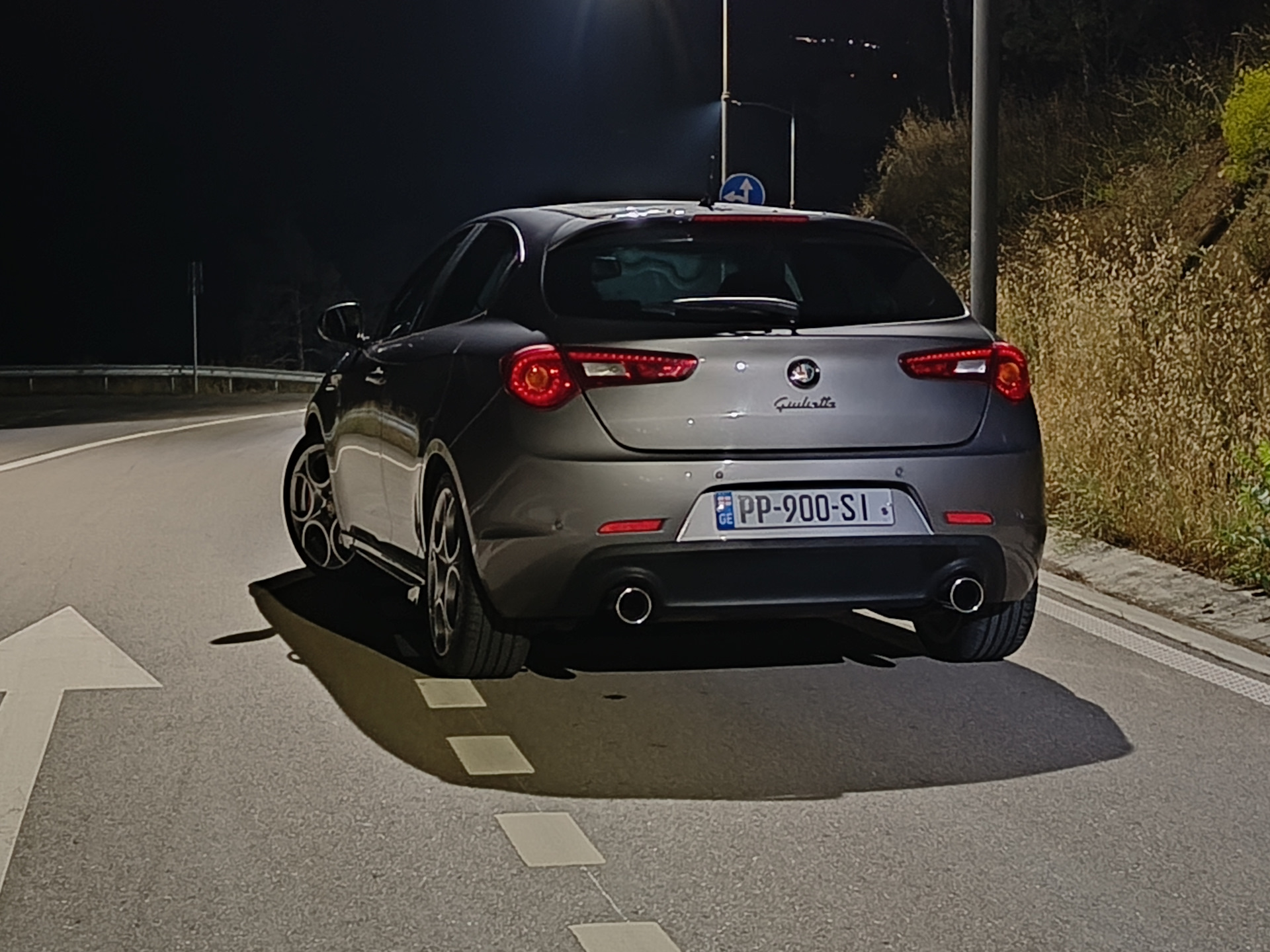 Night rest with new look🍀😍 — Alfa Romeo Giulietta (940), 1,8 л, 2015 ...