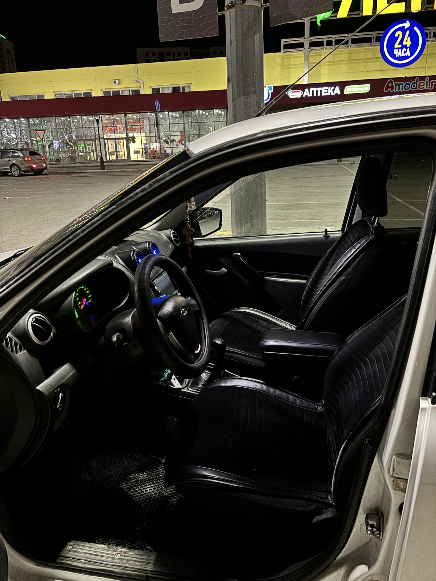 1-й день, салон и чехлы 🏻 — Lada Гранта Лифтбек (1G), 1,6 л, 2018 года | просто так | DRIVE2