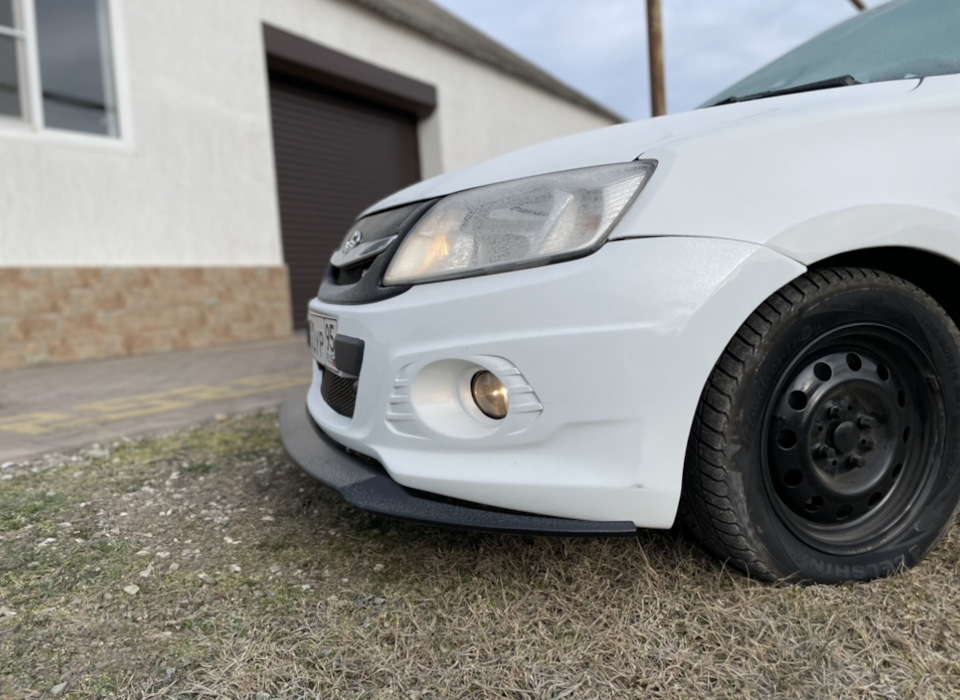 Сплиттер / Губа — Lada Гранта (1G), 1,6 л, 2012 года | тюнинг | DRIVE2
