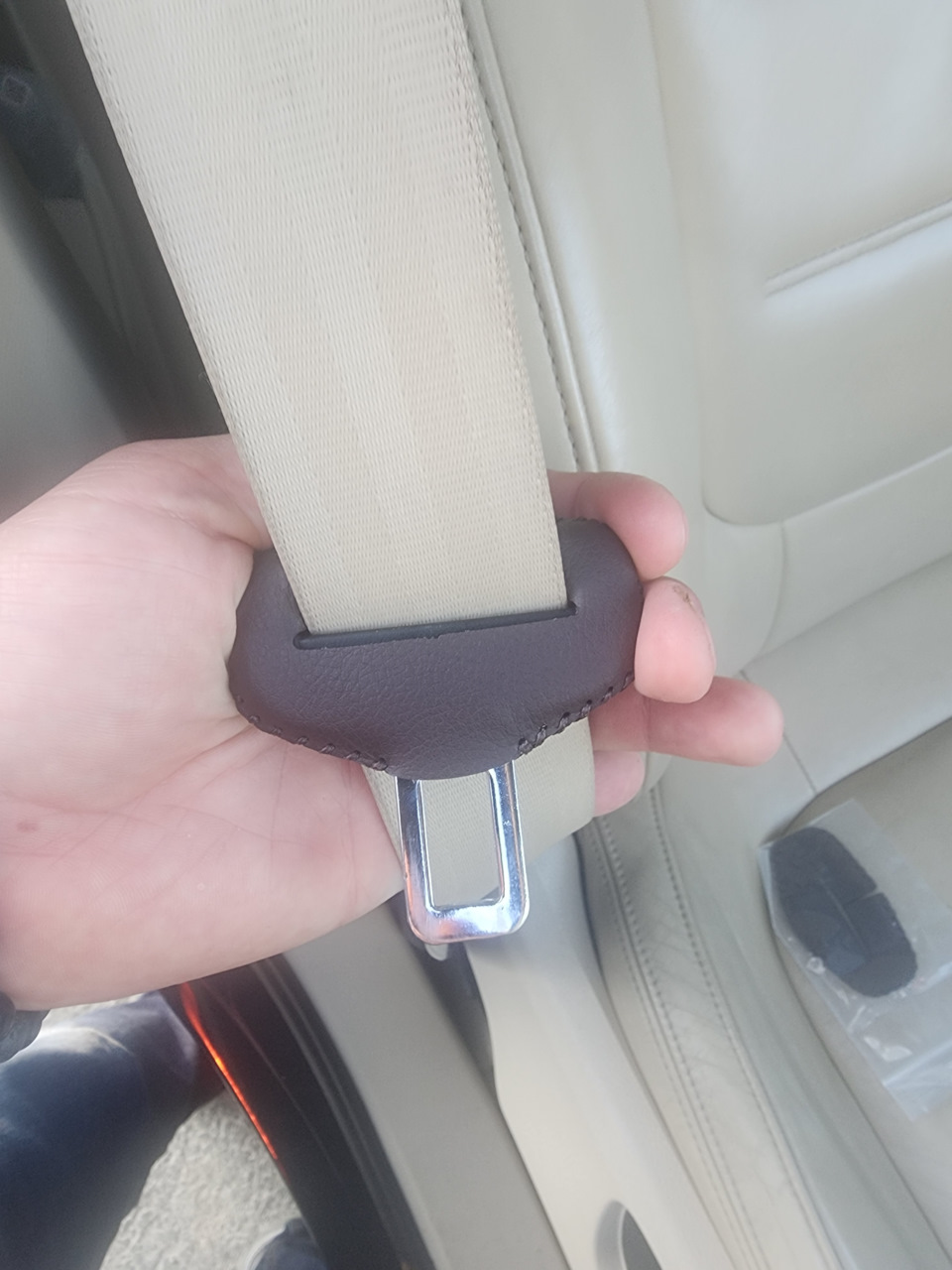 Защитный чехол для пряжки ремня — Volkswagen Touareg (2G), 3,6 л, 2010 ...