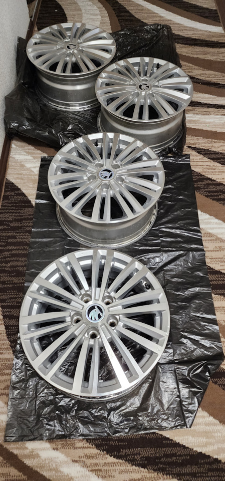 Литые диски SK57 RR 7Jx16 ET45 5x112 на Skoda Octavia A5 Mk2. Б/у | 20 ...