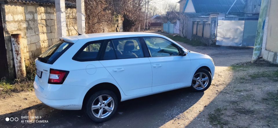 Встал на диски. — Skoda Fabia Combi Mk3, 1,4 л, 2016 года | колёсные ...