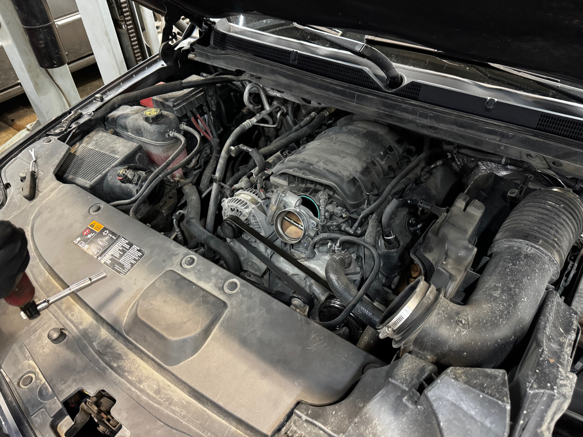 ТО 175 тысяч. Замена тяги панара и гудков — Cadillac Escalade (4G), 6,2 ...