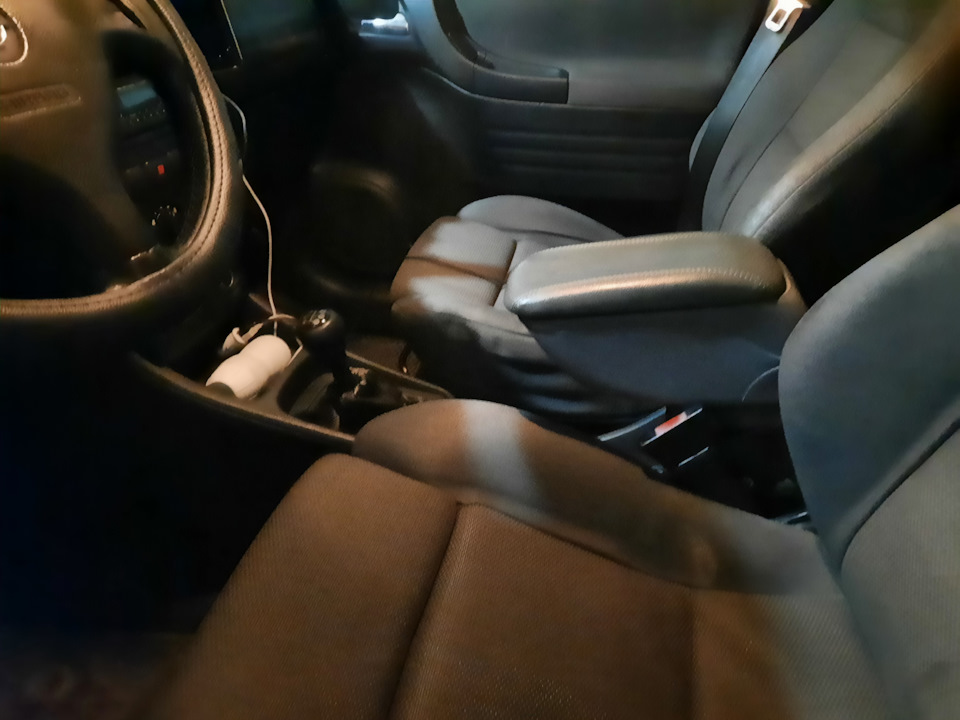 Подлокотник Зафира А — Opel Zafira A, 2 л, 2001 года | аксессуары | DRIVE2