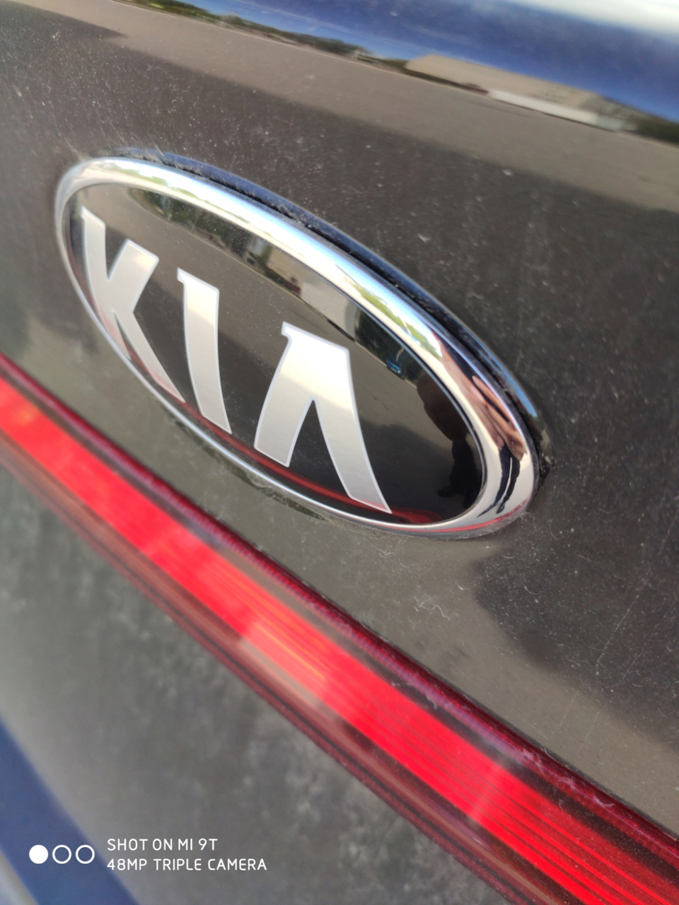 Шильдик KIA — KIA Rio (4G), 1,6 л, 2019 года | наблюдение | DRIVE2