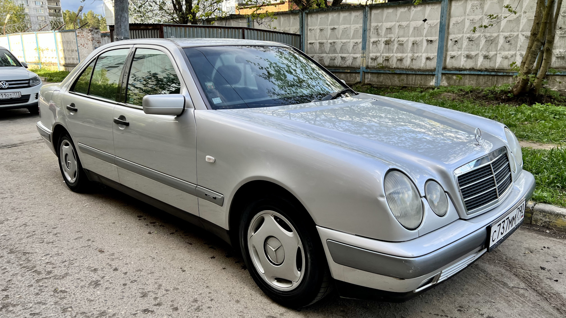 Mercedes-Benz E-Class (W210) 2.0 бензиновый 1996 | Silver Classic на DRIVE2