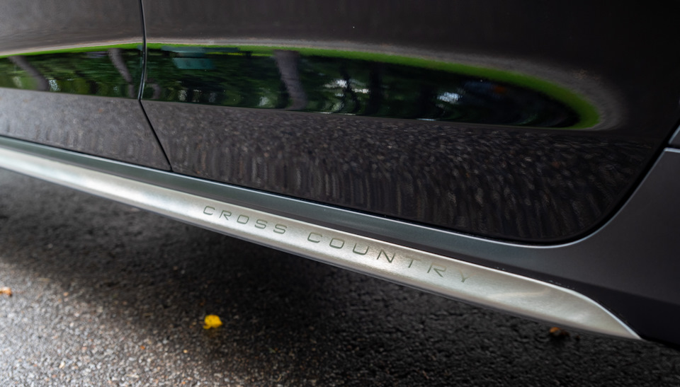 Side scuff plate. — Volvo V90 Cross Country, 2 л, 2021 года ...