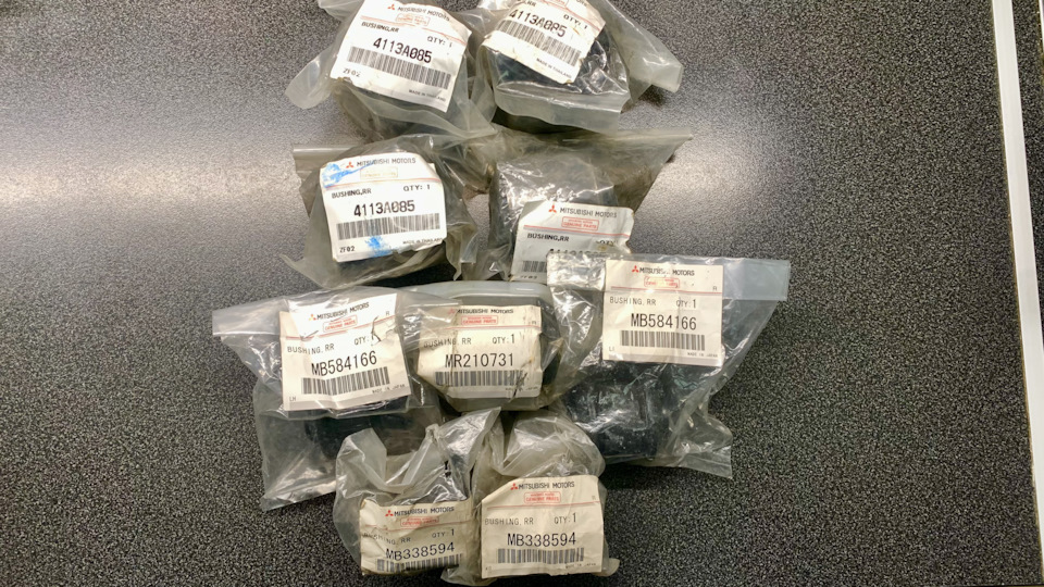 Сайлентблоки, втулки, клапан ож, отбойники, сальник… — Mitsubishi ...
