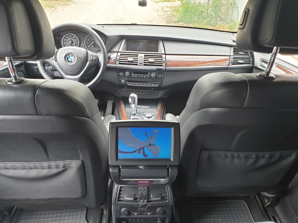 4# Замена DVD для задних пассажиров. — BMW X5 (E70), 3 л, 2008 года ...