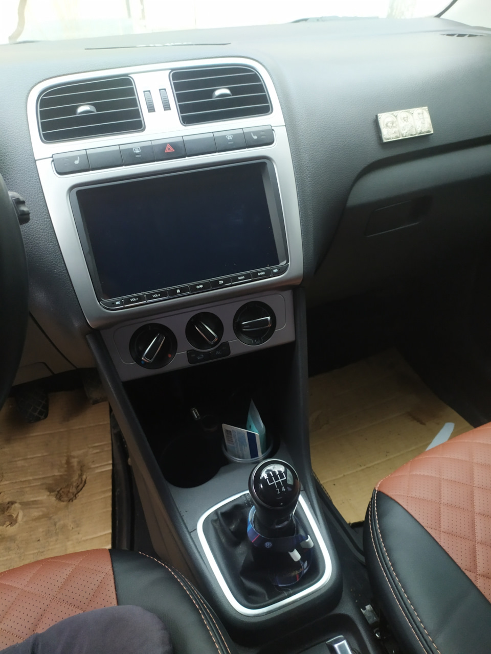 Магнитола — Volkswagen Polo Sedan, 1,6 л, 2013 года | электроника | DRIVE2
