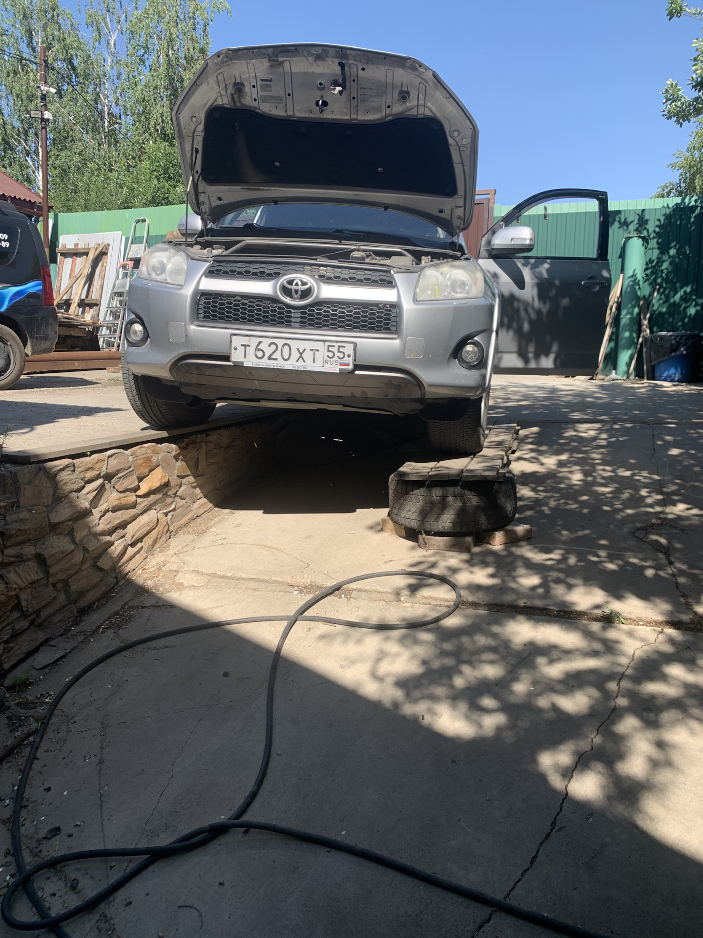 Замена прокладки выхлопной системы — Toyota RAV4 (III), 2,4 л, 2010 ...