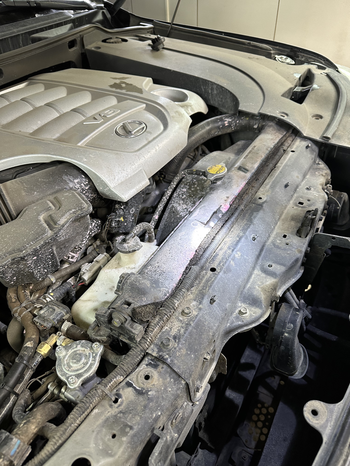 11. Ремонт. Замена шаровой верхнего левого рычага и правой рулевой тяги ...