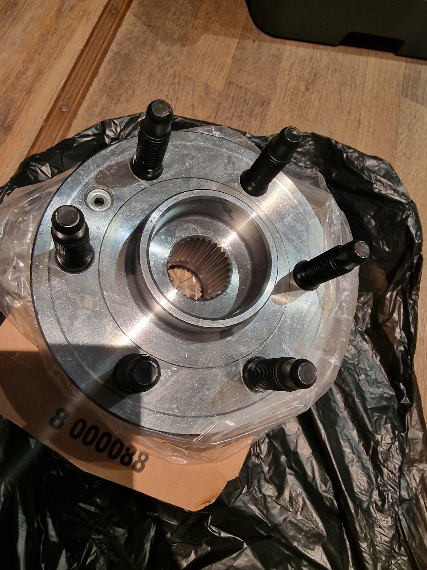 Покупка ступицы — Cadillac SRX (2G), 3,6 л, 2013 года | запчасти | DRIVE2