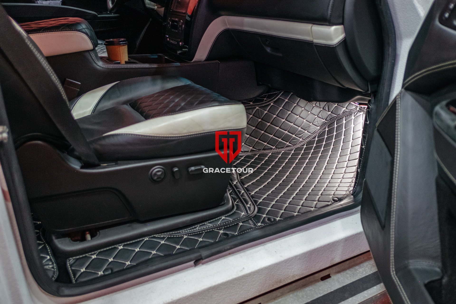 Коврики для Комбат T98 — российского броневика для VIP-персон ...