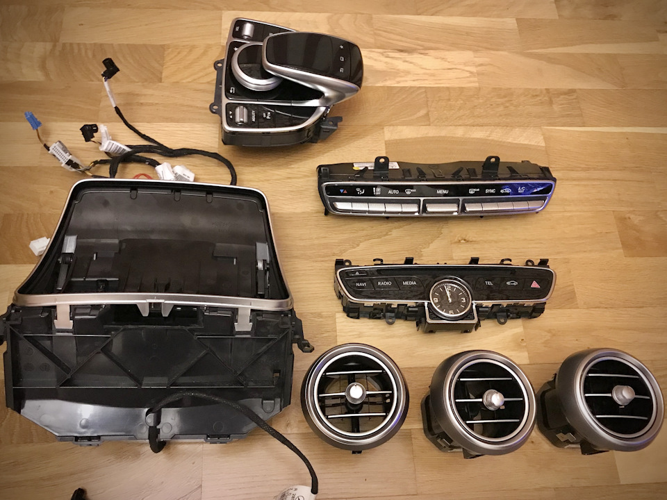 "Черный ясень". Часть 1 (центральная консоль с часами) — Mercedes-Benz ...