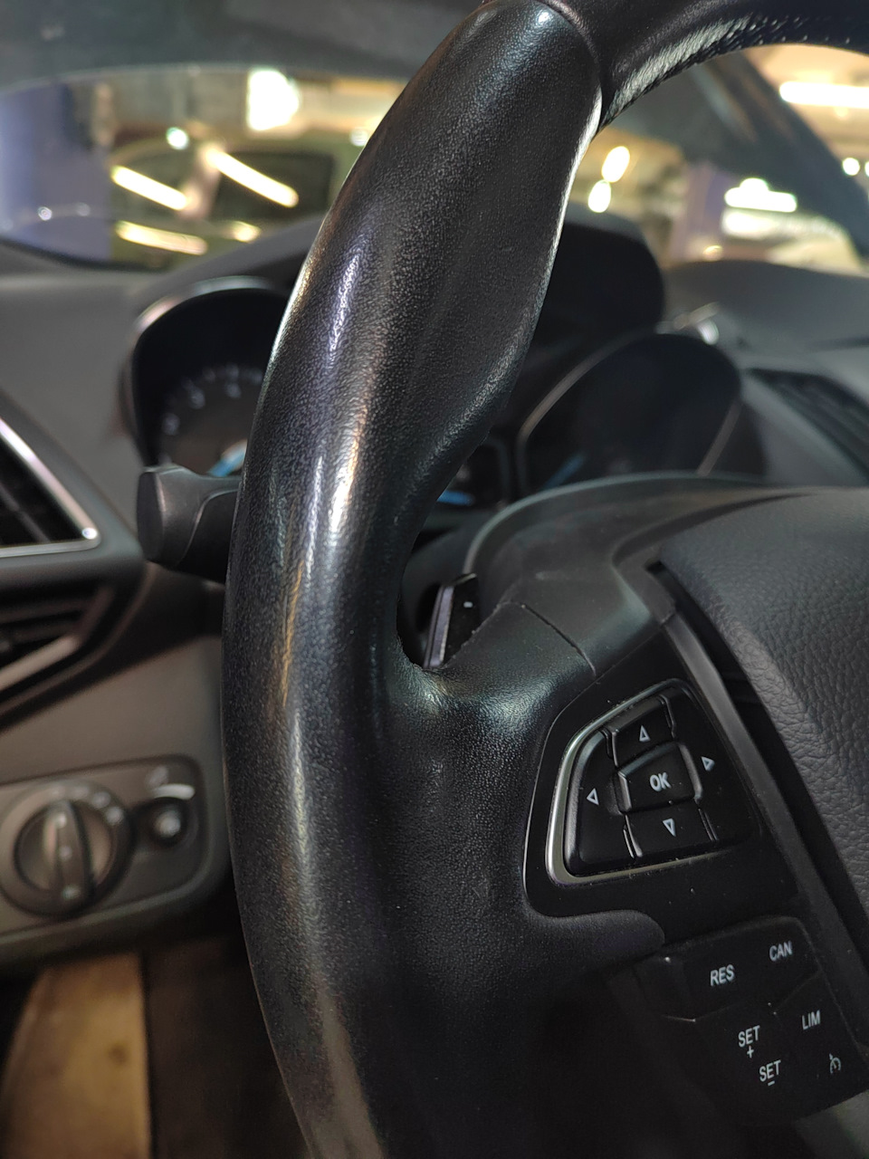 Омолодил руль — Ford Kuga (2G), 1,5 л, 2017 года | тюнинг | DRIVE2