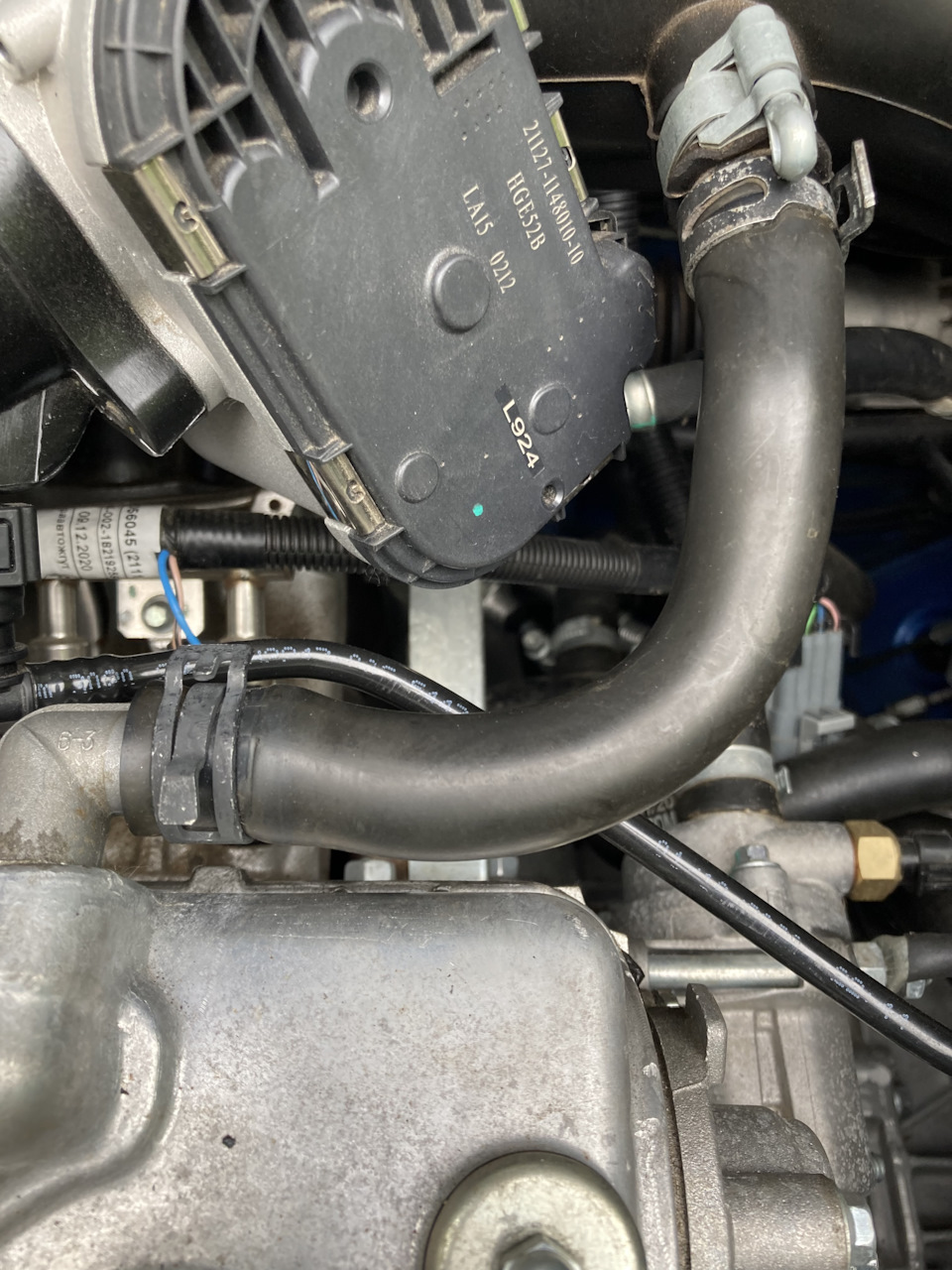 21127114801010 Патрубок дроссельный LADA | Запчасти на DRIVE2