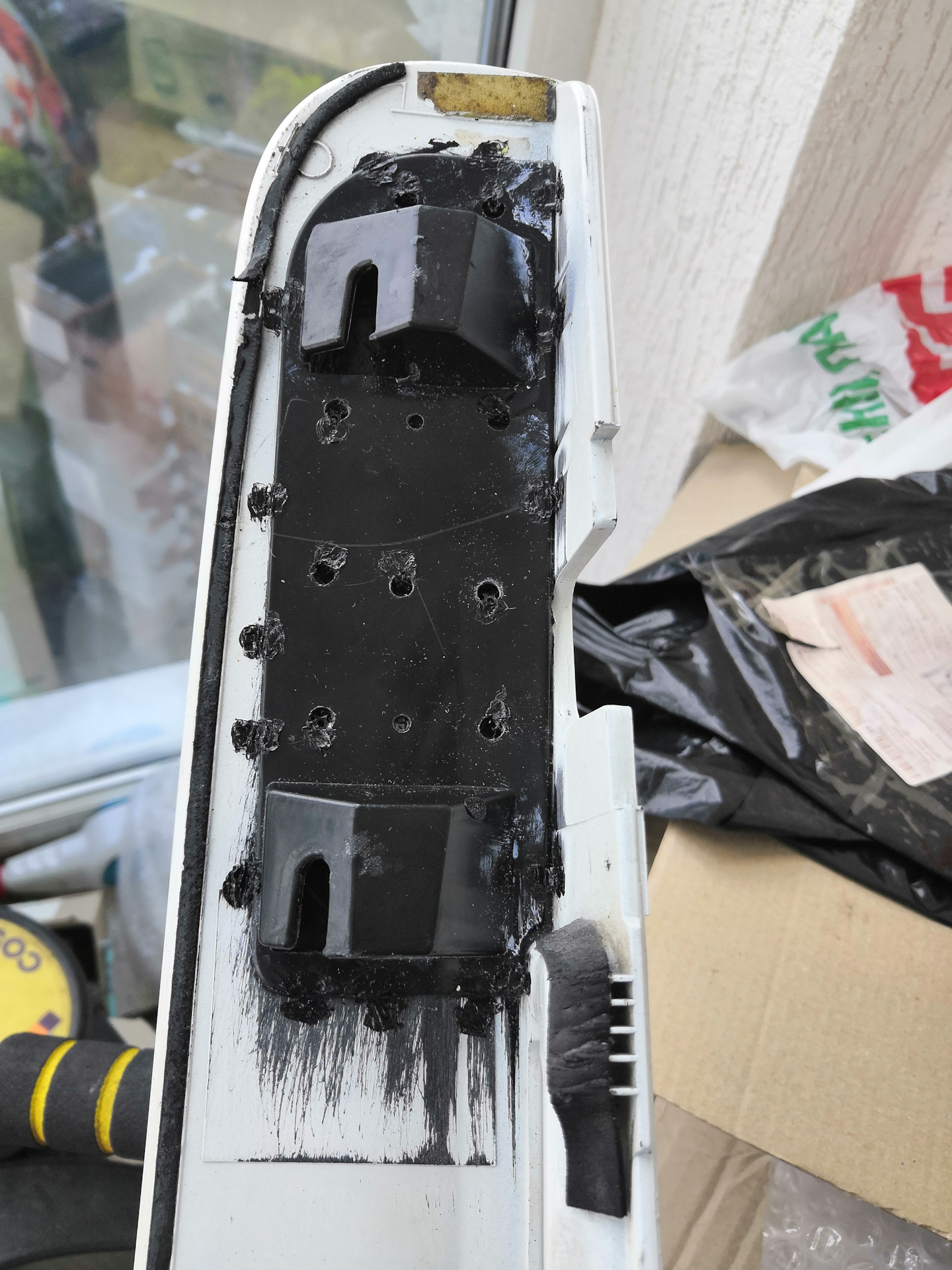 Ремонт накладки/ручки багажника — Nissan Qashqai+2, 2 л, 2012 года ...