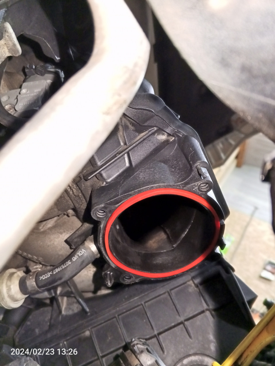 30751987 Трубка испарителя клапана evap Volvo | Запчасти на DRIVE2