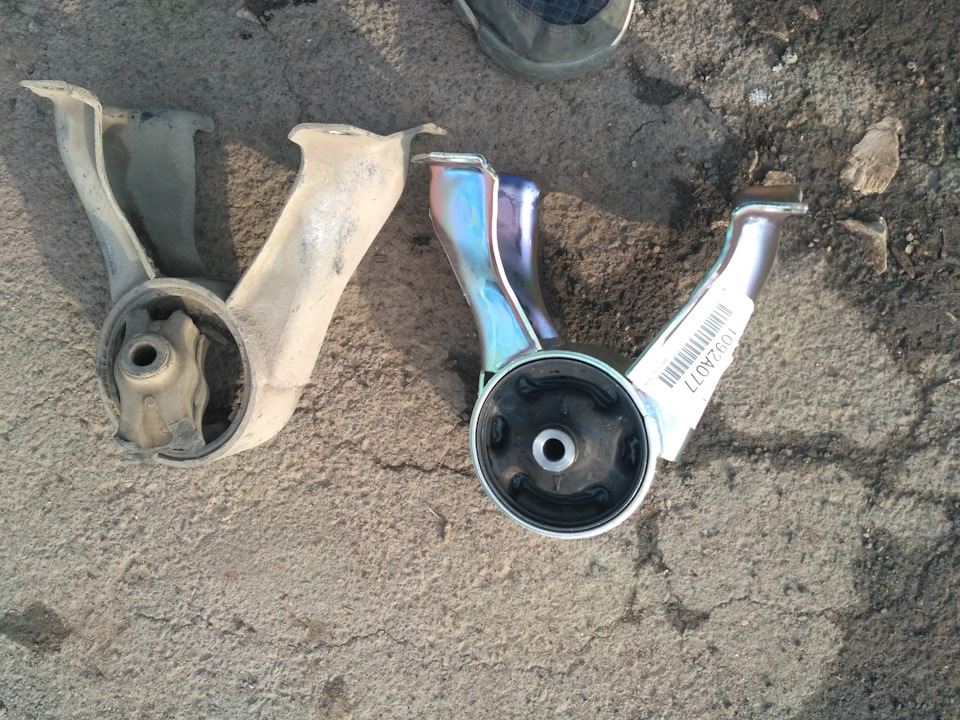 1092A077 Опора двигателя задняя Mitsubishi | Запчасти на DRIVE2