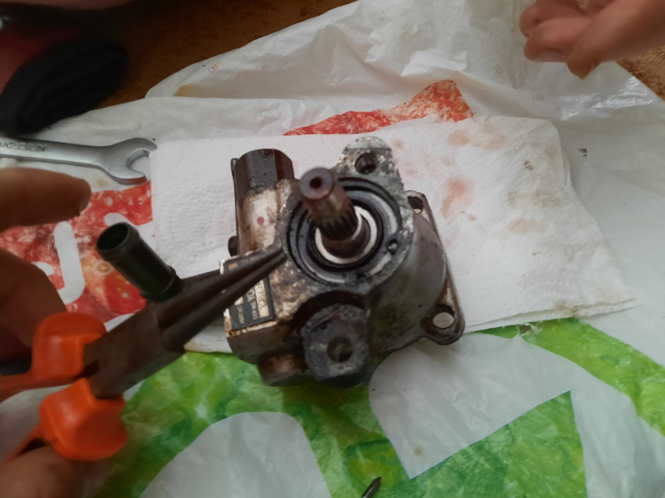 Зашумел подшипник ГУРа. Замена подшипника и масла ГУР — Hyundai Accent ...