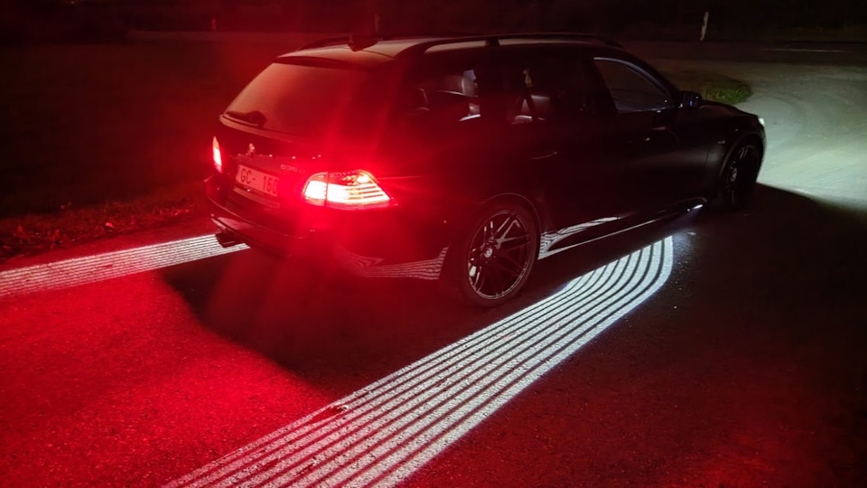 BMW Welcome Light Carpet в E60/E61 — BMW 5 series Touring (E61), 3 л ...