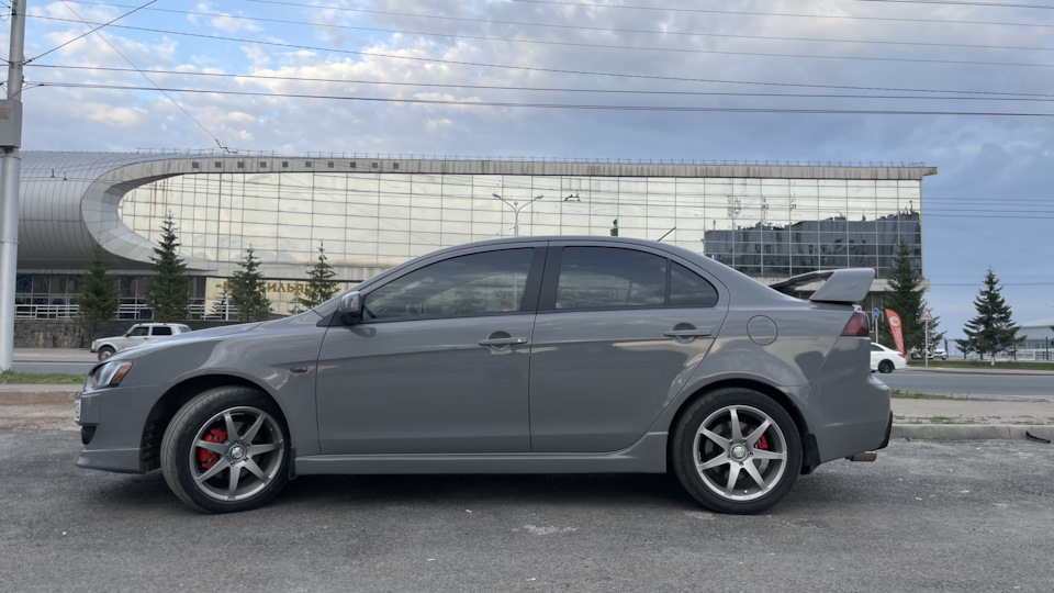 Полный перекрас в цвет Nardo grey. Часть 2. — Mitsubishi Lancer X, 2 л ...