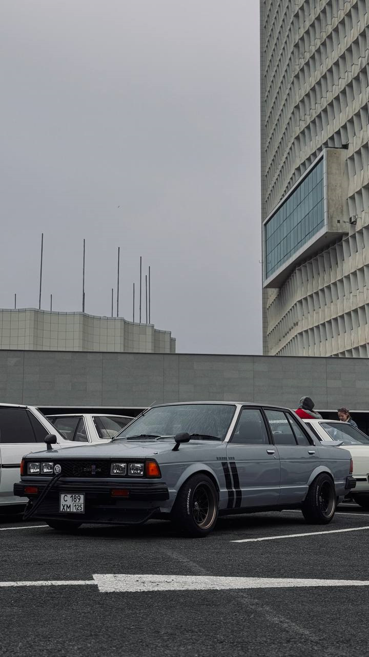 Закрытие сезона во Владивостоке 11.10.2025. — Nissan Laurel (C30), 2 л ...