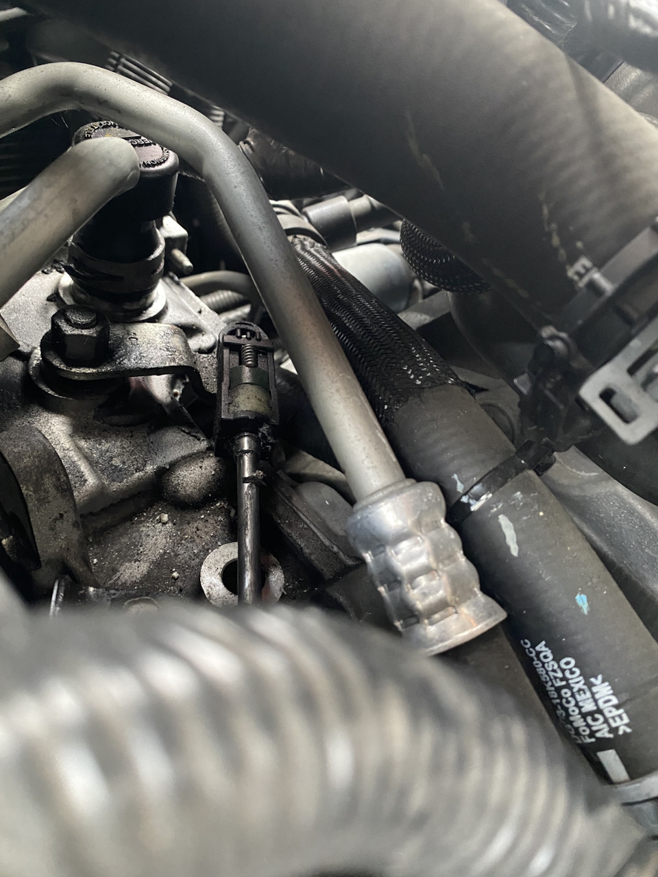 Замена втулки троса КПП — Ford Fusion (2G), 2,5 л, 2015 года | поломка ...