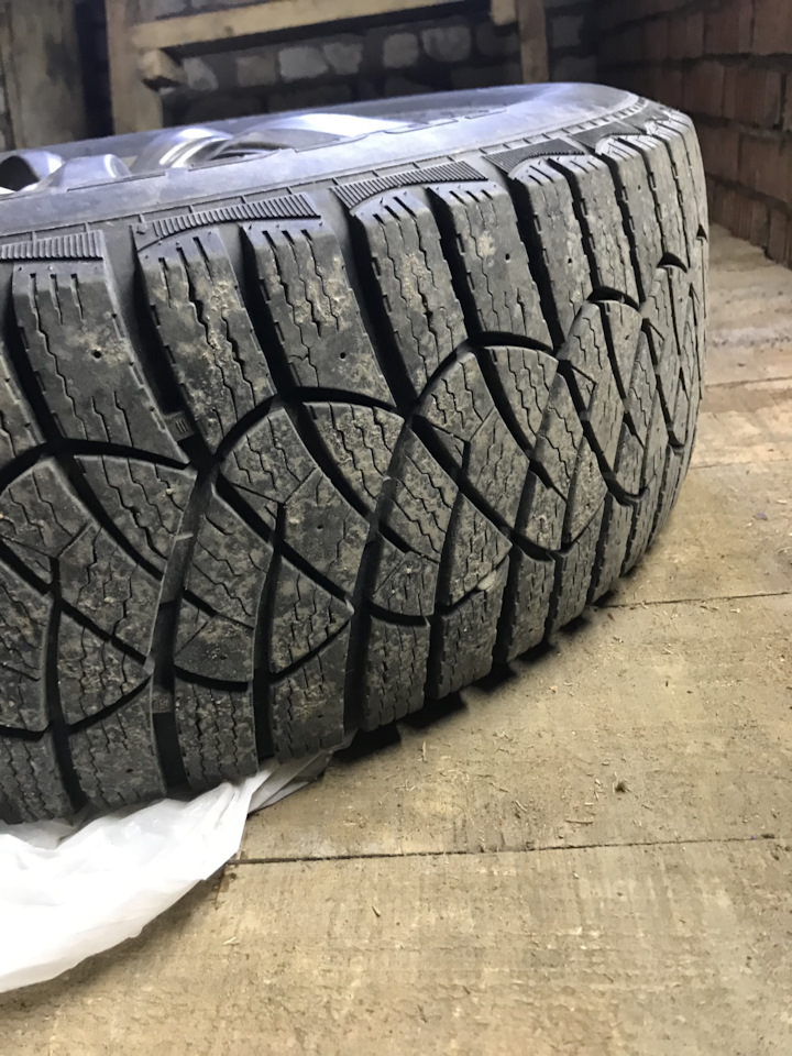 Шины зимние нешипованные Avon 235/65 R17, литые диски КК 17 ET0 5x108 ...