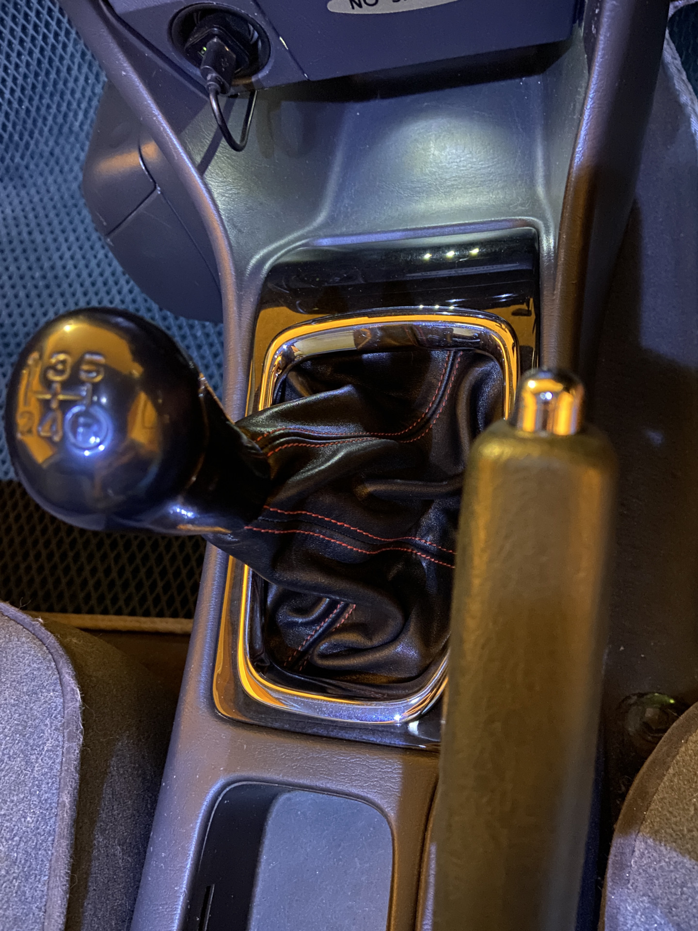 Чехол на кулису кпп — Toyota Carina (7G), 1,8 л, 1999 года | аксессуары ...