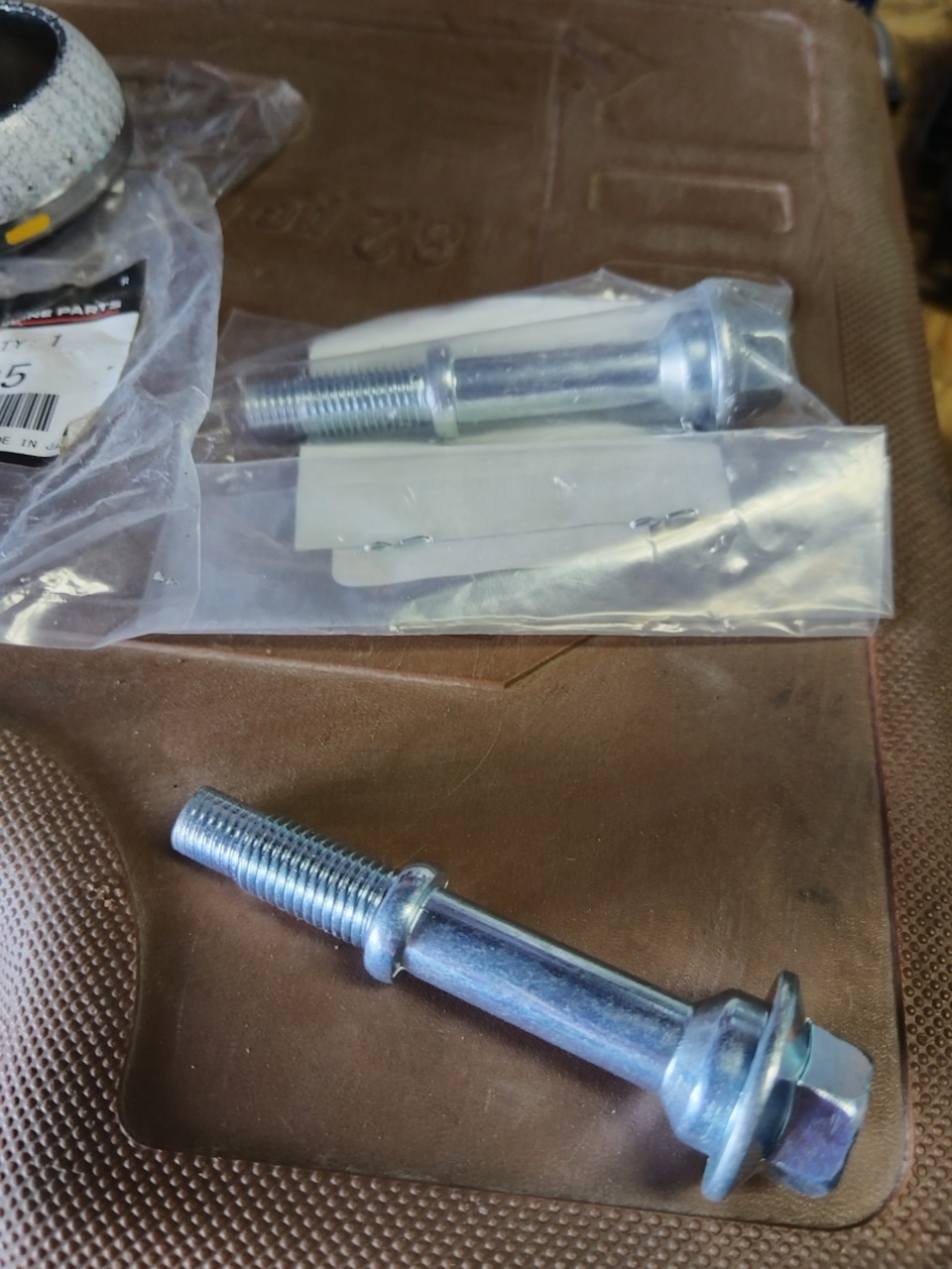 Замена прокладки глушителя — Mitsubishi ASX, 1,6 л, 2013 года ...