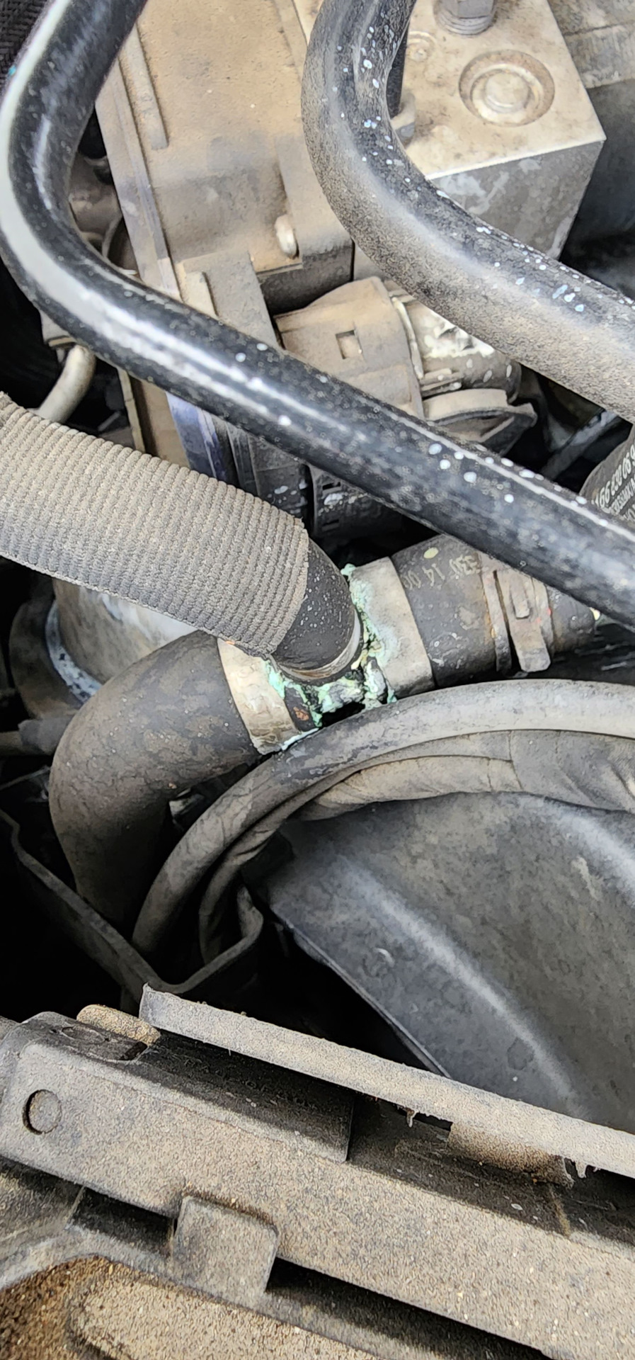 Подтекает ОЖ — Mercedes-Benz GL-Class (X166), 4,6 л, 2013 года ...